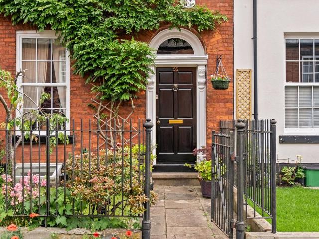 3 bedroom terraced house for sale