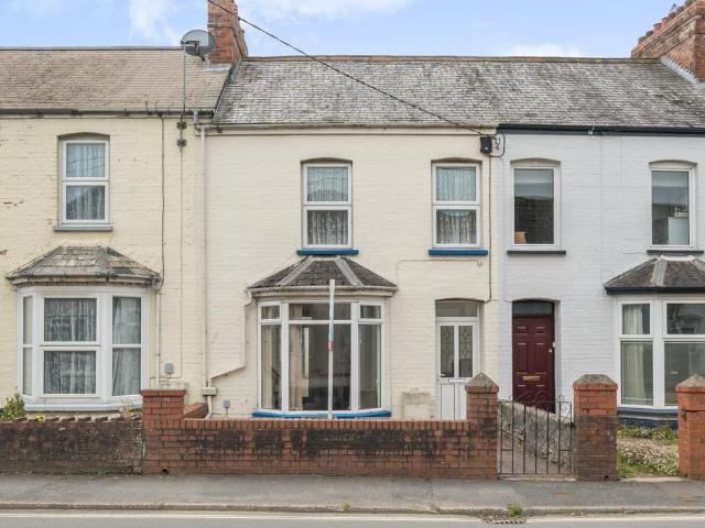 3 bedroom terraced house for sale