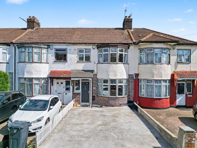3 bedroom terraced house for sale