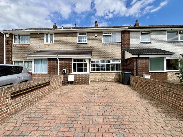 3 bedroom terraced house for sale