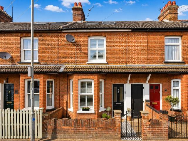 3 bedroom terraced house for sale