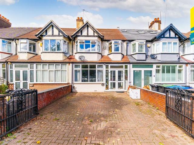 3 bedroom terraced house for sale