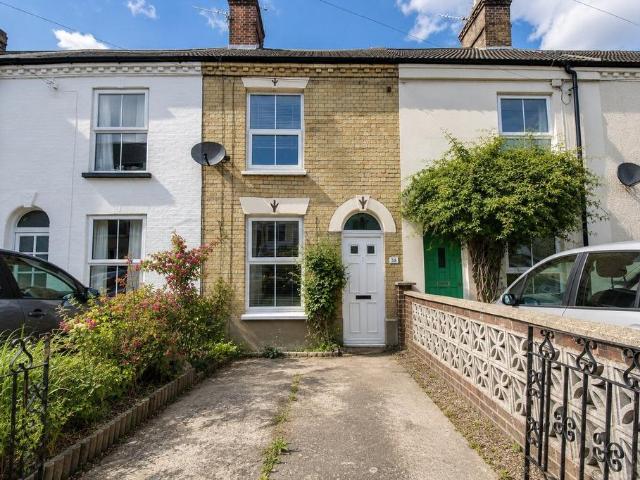 3 bedroom terraced house for sale
