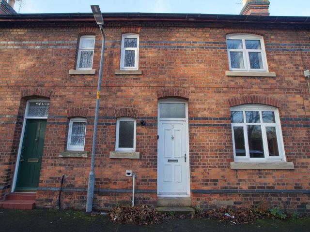 3 bedroom terraced house for sale