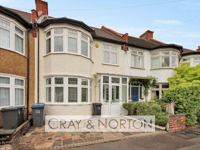 3 bedroom terraced house for sale