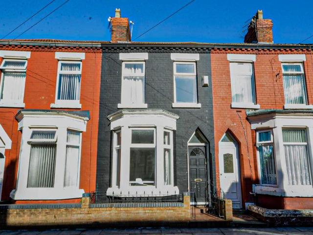 3 bedroom terraced house for sale