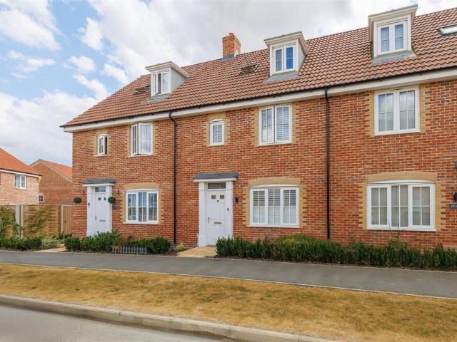 3 bedroom terraced house for sale