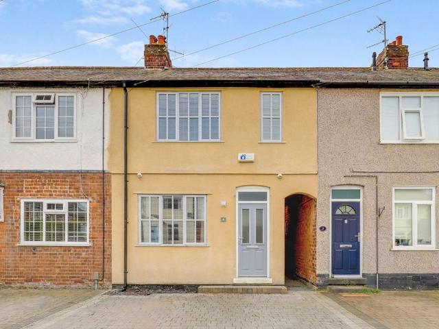 3 bedroom terraced house for sale