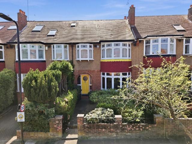 3 bedroom terraced house for sale