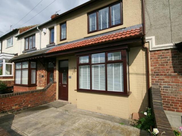 3 bedroom terraced house for sale