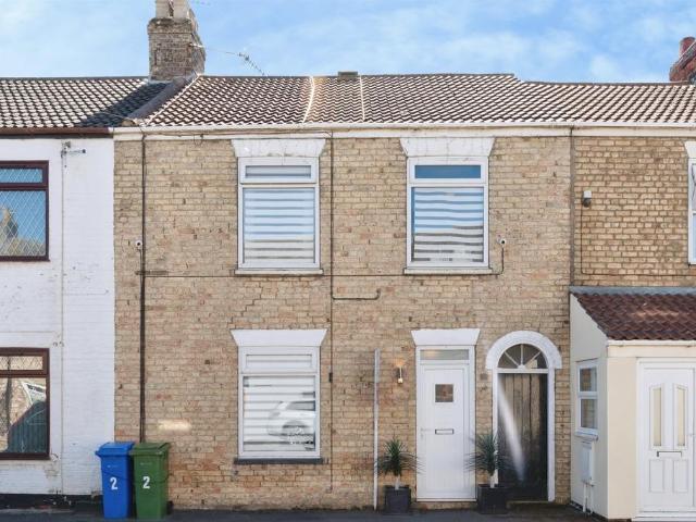 3 bedroom terraced house for sale