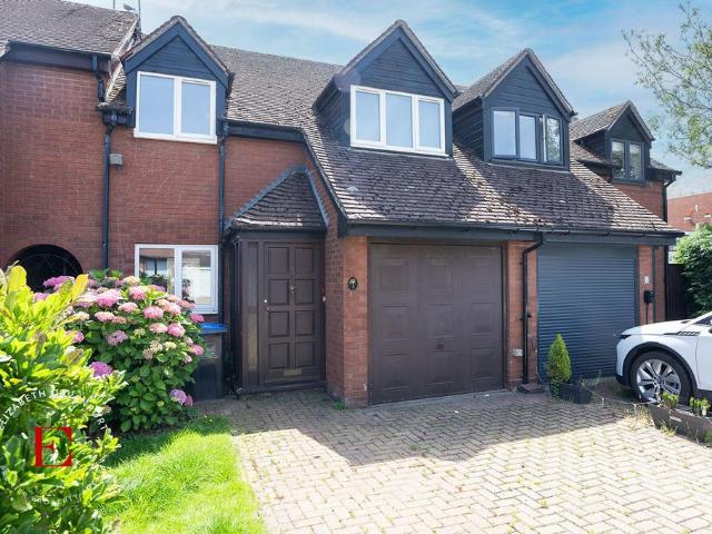 3 bedroom terraced house for sale
