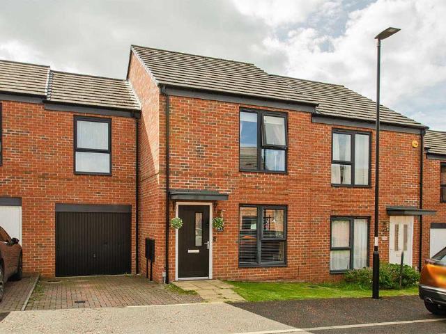 3 bedroom terraced house for sale