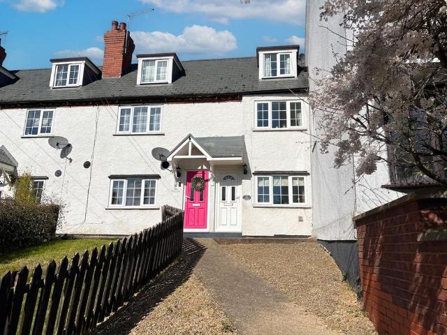 3 bedroom terraced house for sale
