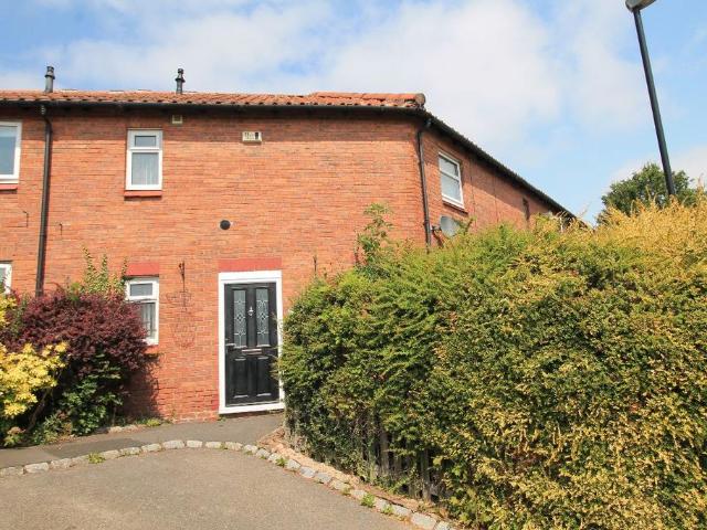 3 bedroom terraced house for sale