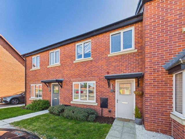 3 bedroom terraced house for sale