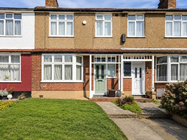 3 bedroom terraced house for sale