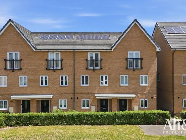 3 bedroom terraced house for sale