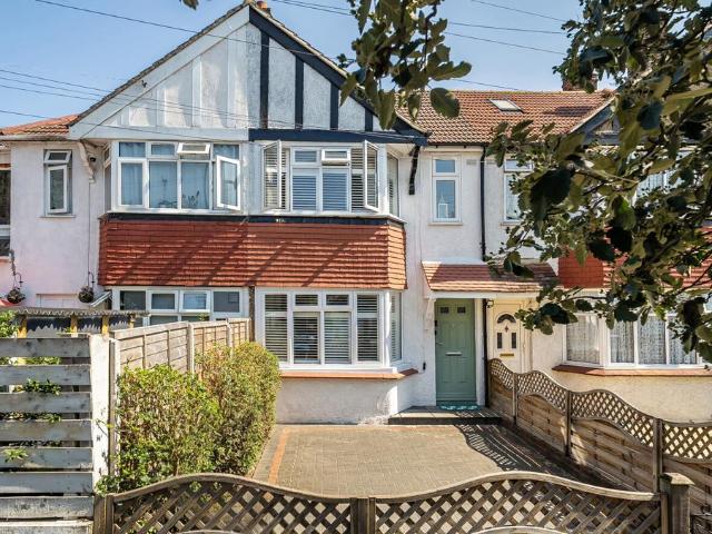 3 bedroom terraced house for sale