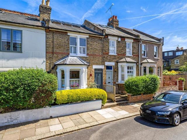 3 bedroom terraced house for sale