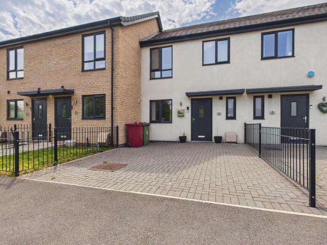 3 bedroom terraced house for sale