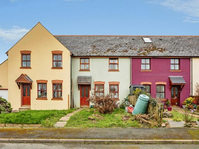 3 bedroom terraced house for sale