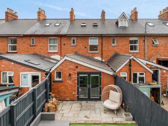 3 bedroom terraced house for sale