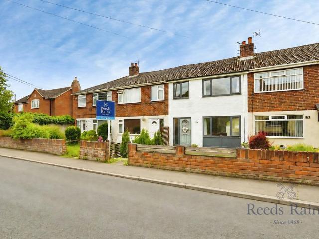 3 bedroom terraced house for sale