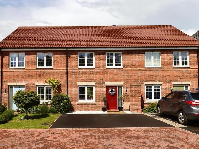 3 bedroom terraced house for sale