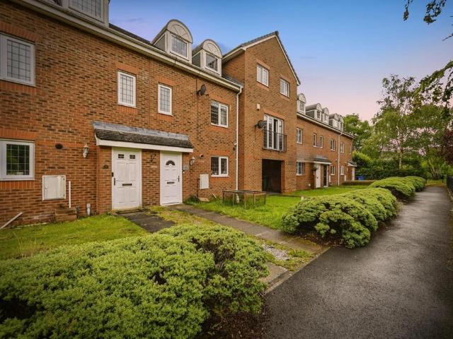 3 bedroom terraced house for sale