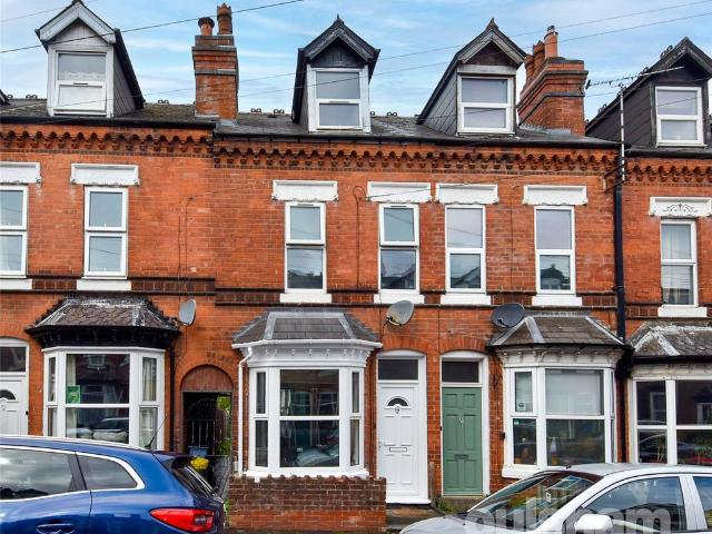 3 bedroom terraced house for sale