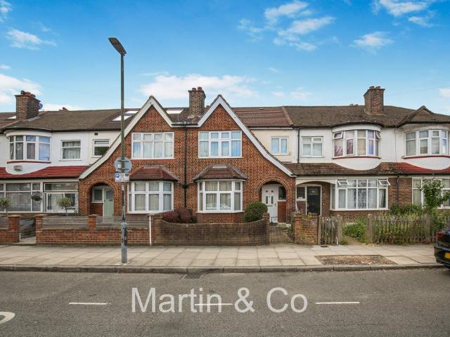 3 bedroom terraced house for sale