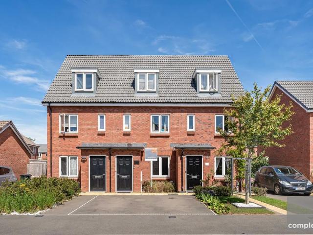 3 bedroom terraced house for sale