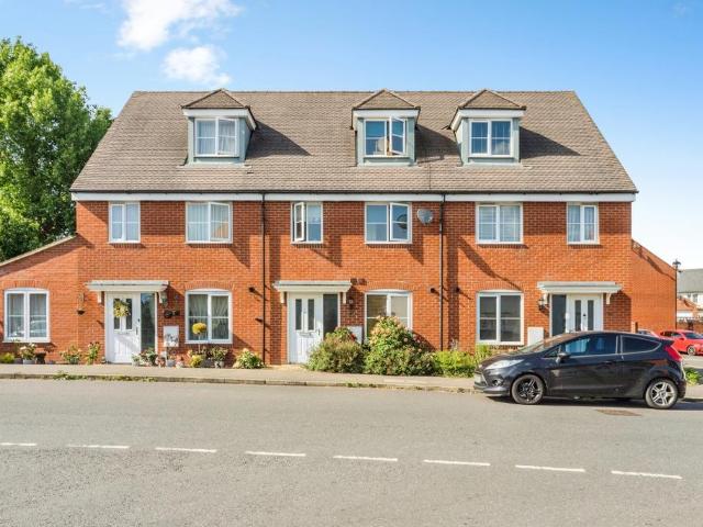 3 bedroom terraced house for sale
