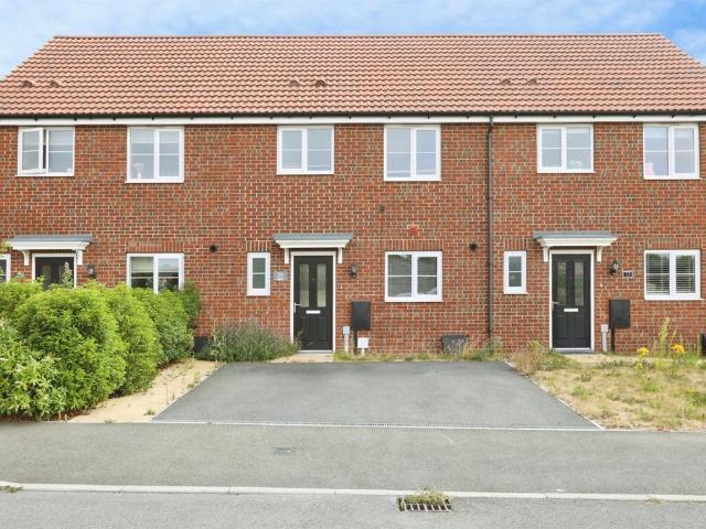 3 bedroom terraced house for sale