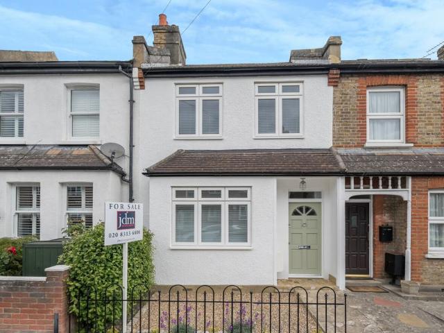 3 bedroom terraced house for sale