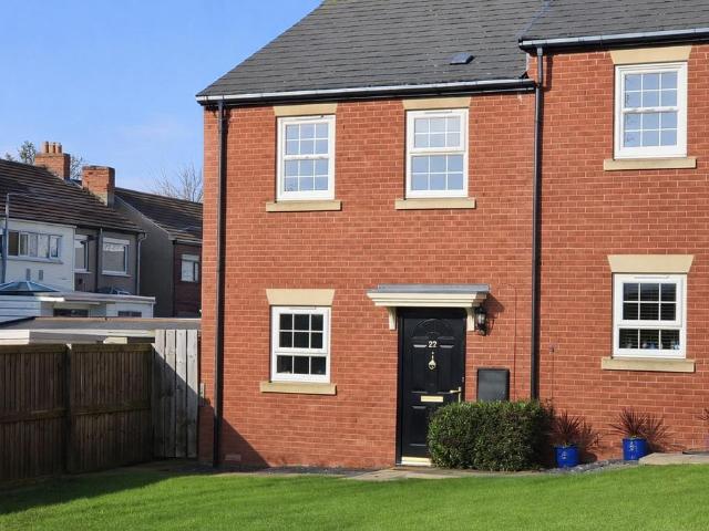 3 bedroom terraced house for sale