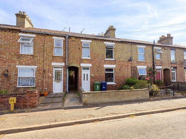 3 bedroom terraced house for sale