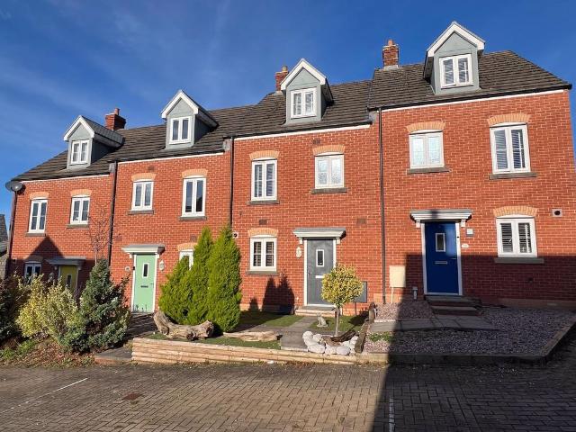 3 bedroom terraced house for sale