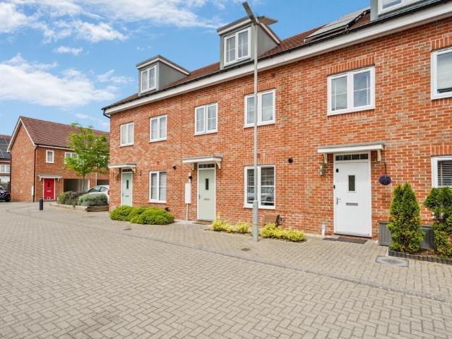 3 bedroom terraced house for sale