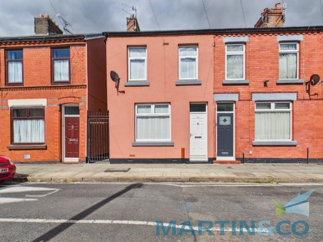 3 bedroom terraced house for sale