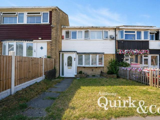3 bedroom terraced house for sale
