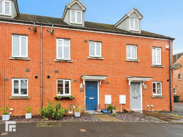 3 bedroom terraced house for sale