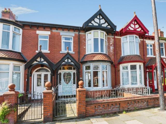 3 bedroom terraced house for sale