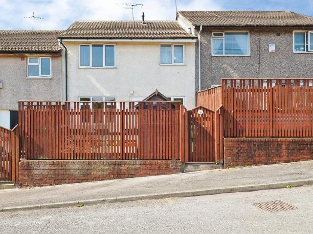 3 bedroom terraced house for sale