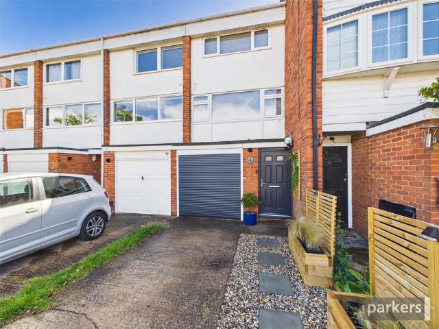 3 bedroom terraced house for sale