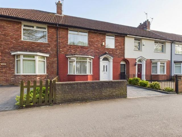 3 bedroom terraced house for sale