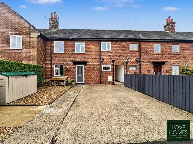 3 bedroom terraced house for sale