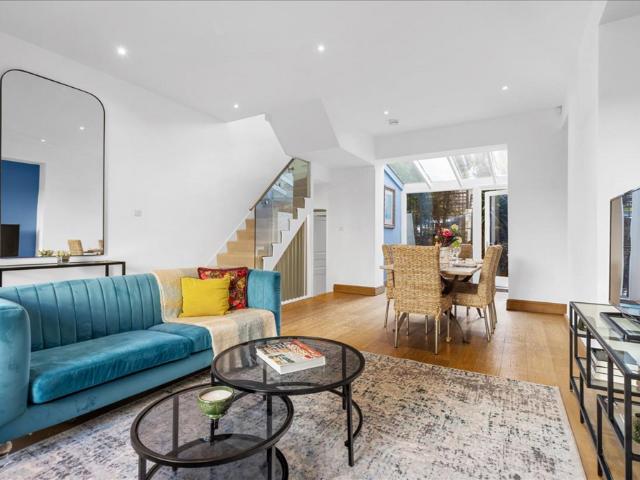 3 bedroom terraced house for sale