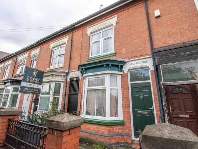 3 bedroom terraced house for sale
